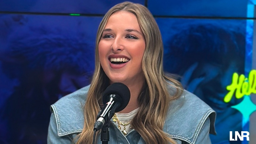 Héléna : un premier album qui cartonne et une tournée pleine de ...